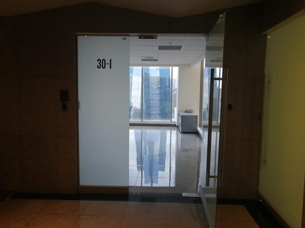 furnished office for rent in PH Twist Tower - DGR Panama Real Estate